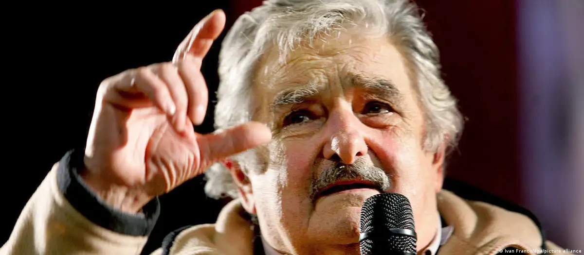 Pepe Mujica "está bien" tras radioterapia por cáncer esófago - El Trueno